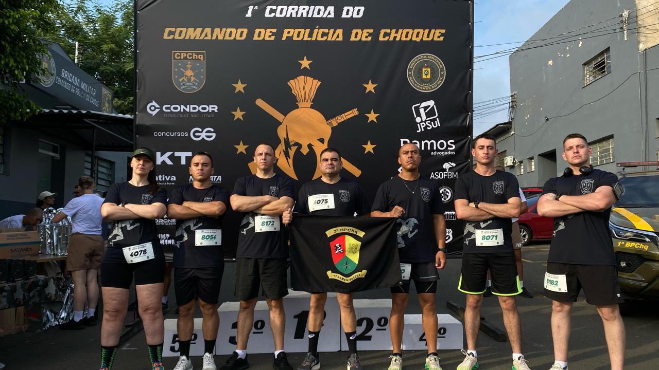 Policiais militares do 3º Batalhão de Polícia de Choque participam da ...