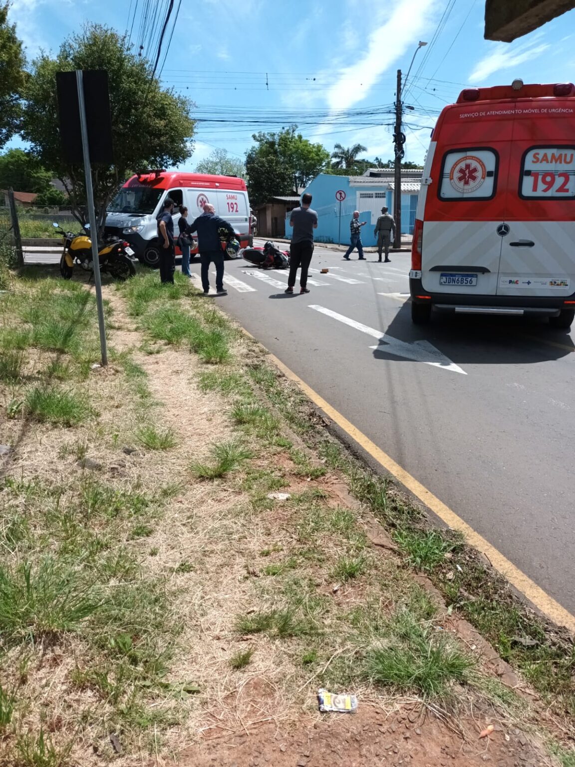 Acidente entre motos deixa duas pessoas feridas em Passo Fundo